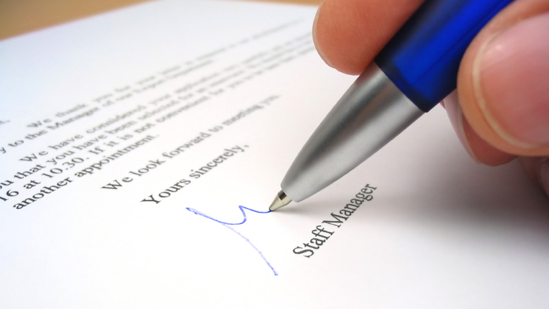 Yours sincerely？Yours faithfully？書信結尾怎樣寫