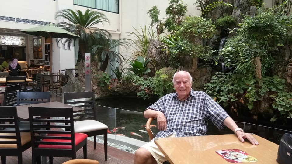 曾阻政府燒毀六七暴動紀錄片 資深傳媒人Peter Moss離世