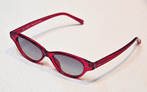 專訪創辦人Simon Jablon Linda Farrow 我們從來都不是主流 - 香港經濟日報 - 報章 - 副刊 - D190430