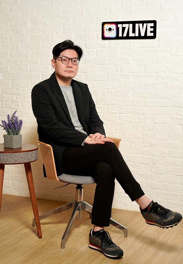宅經濟熱潮帶動直播升溫 17LIVE聚焦新世代娛樂模式 打造「粉絲經濟」 - 香港經濟日報 - 即時新聞頻道 - 特輯 – 經濟新動力 ...