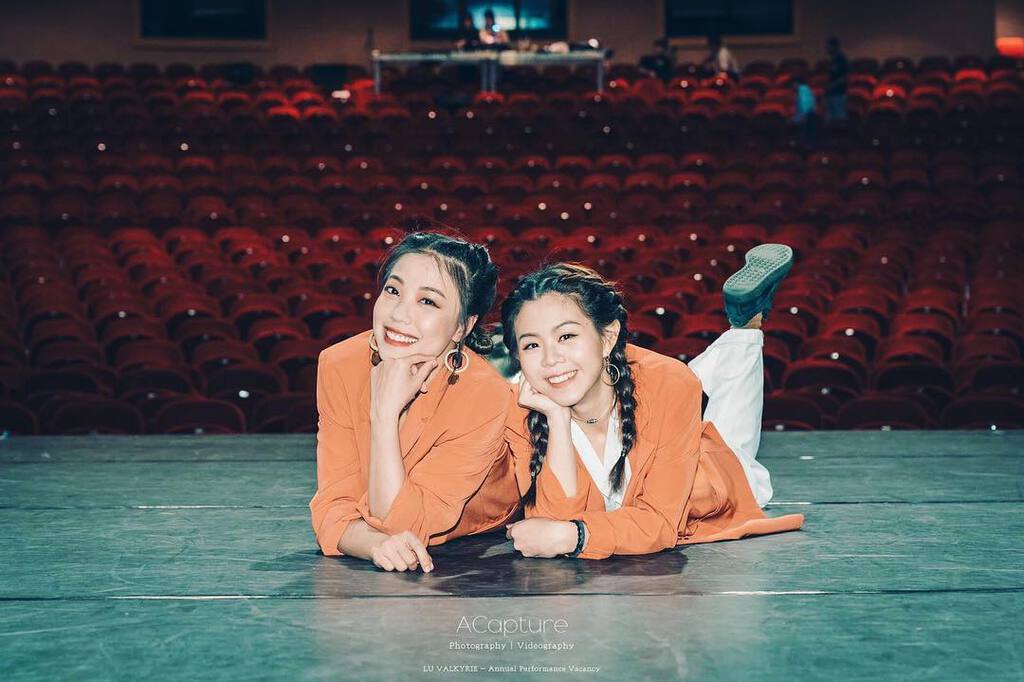 【COLLAR成員】李芯駖被翻出8年前舊照 SumLing隨年月愈見魅力成「女人的天花板」 - 香港經濟日報 - TOPick - 娛樂 - D220207