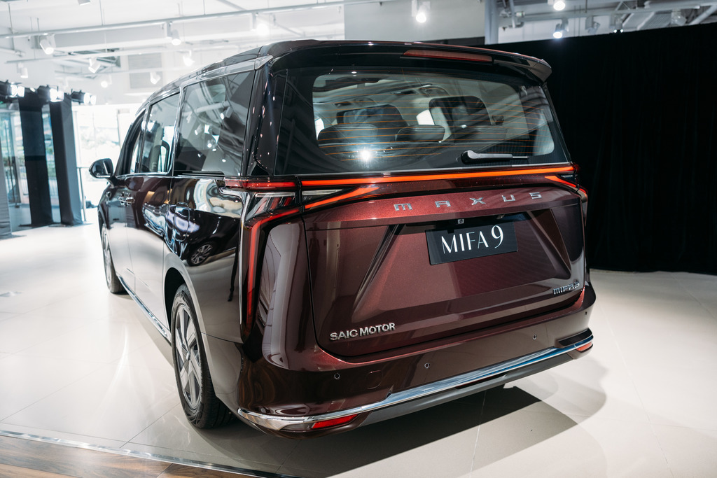 國產電動7座MPV MAXUS MIFA 9豪華登場