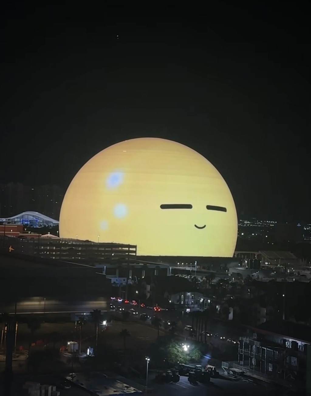 造價180億元 世界最大球型場館 MSG Sphere 啟用！擁有全球最大 LED 螢幕 | LIHKG 討論區