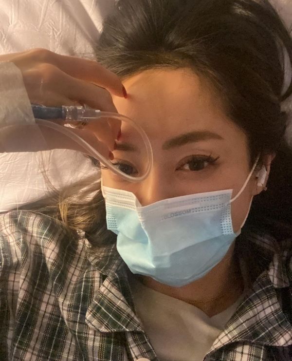 性感女神丨37歲松岡李那突發性腹痛入院 Linah報平安：I'm OK now