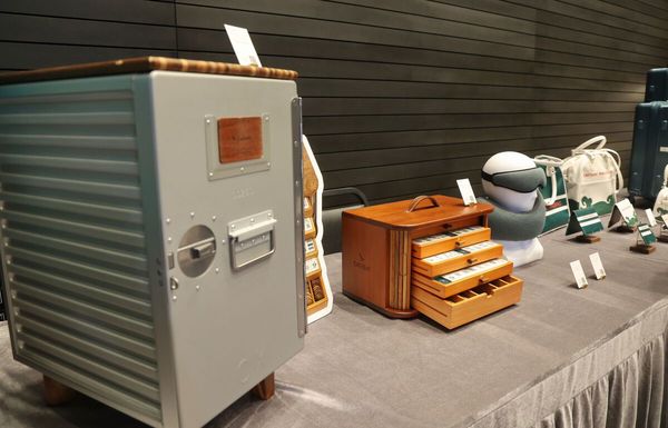 國泰新機艙｜國泰航空擬3年內更新777-300ER客機 一文看清特選經濟艙PEY新座位 商務艙可嘗中國紅酒