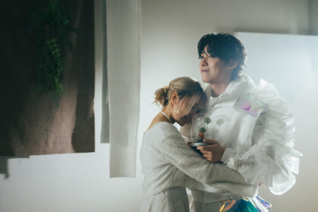 FM520丨容祖兒師弟曾傲棐推出甜蜜出道作 Arvin首拍MV驚阻人收工