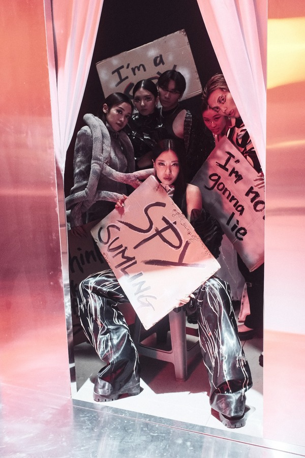 COLLAR成員丨芯駖成第3位單飛出歌隊員 Sumling中門大開舞出真我