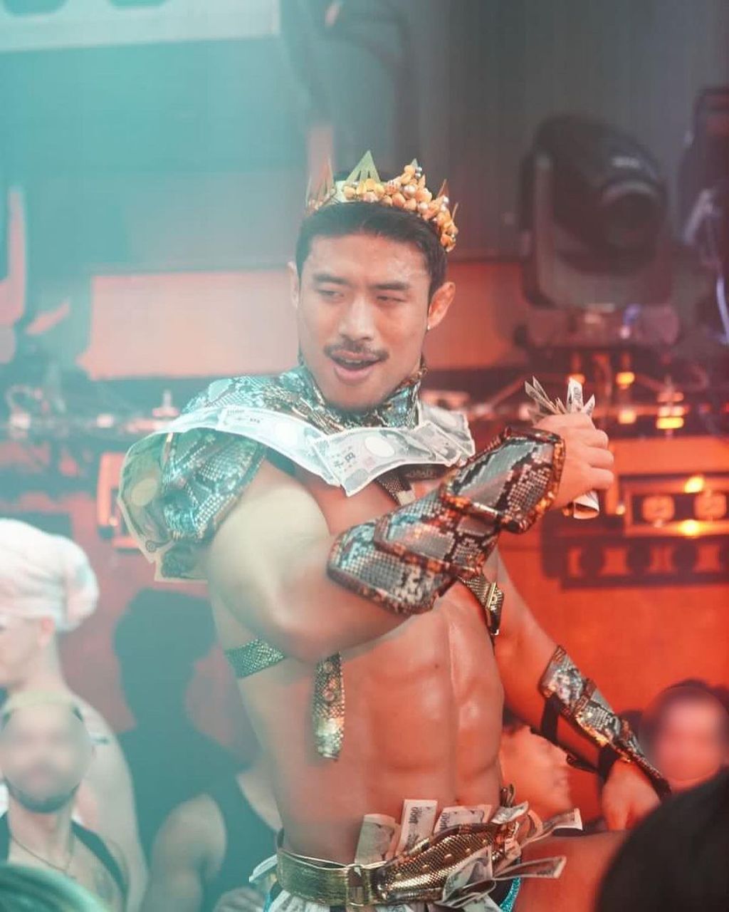 夏日咖啡男友｜驚爆五角戀首輪CP極速甩拖 脫衣舞者中途離開節目