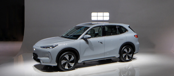 吉利攻港｜純電動SUV GEELY EX5香港接受預訂 預訂售價20萬至24萬、與內地相差多少？