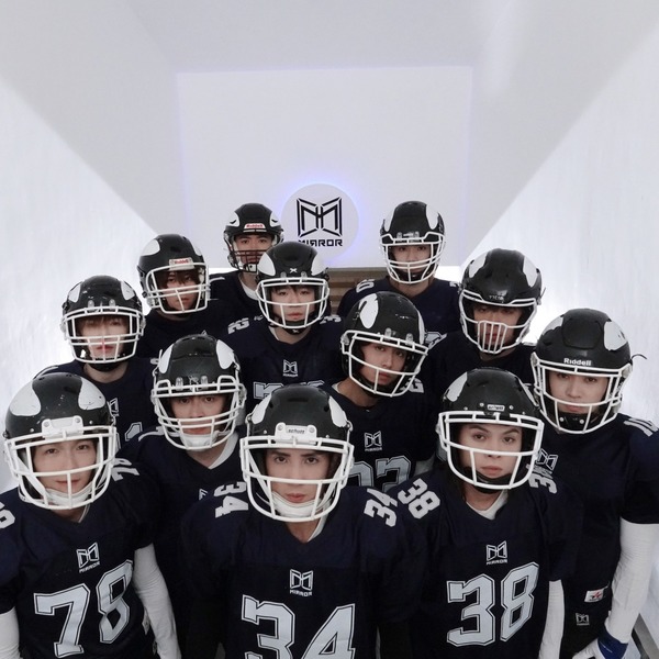 MIRROR新歌｜MIRROR新團歌《手印》登場 12子化身美式足球員素顏上陣挑戰演技