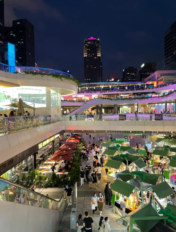 港人特徵｜深圳店舖職員普通話廣東話切換自如 網民細數10大特徵：一秒認出香港人