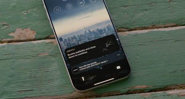 TSLA｜Tesla擴大測試自動駕駛網約車服務 爭6月推Robotaxi