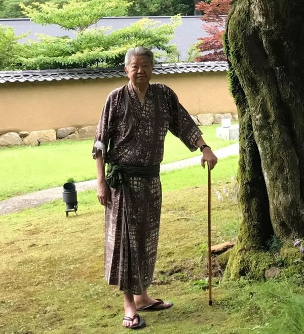 名人健康丨傳健康惡化需入ICU 83歲蔡瀾18字回覆病況