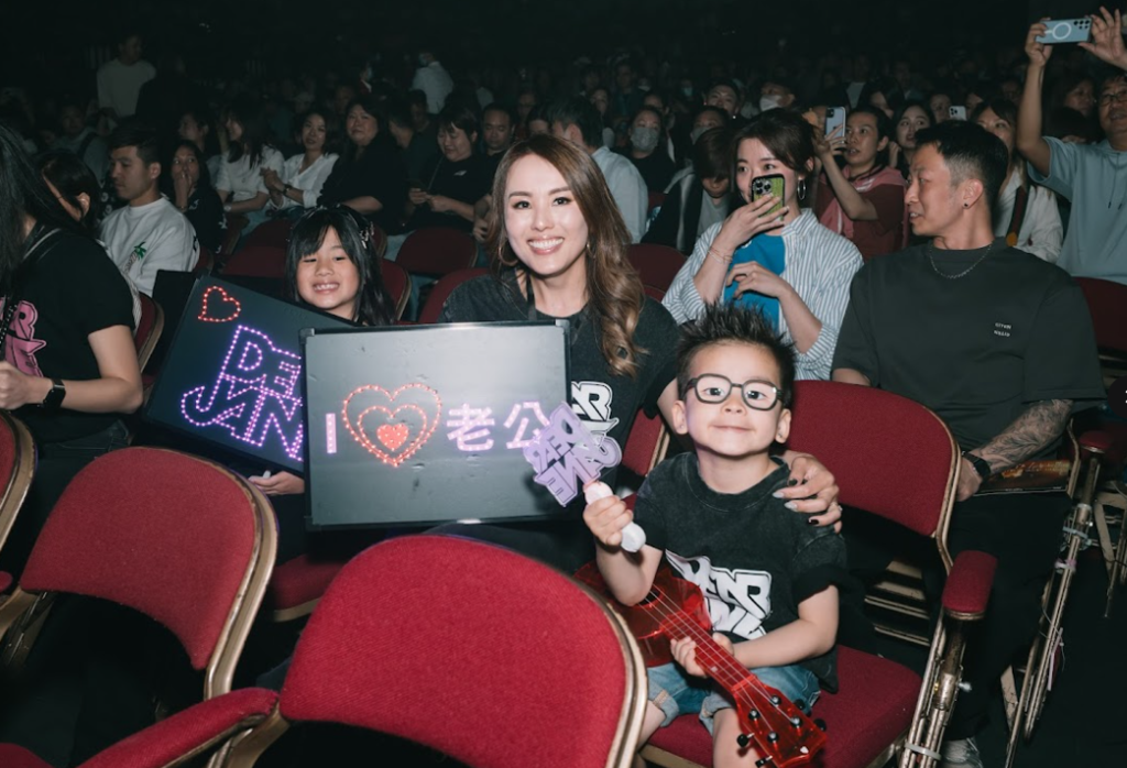 Dear Jean演唱會｜Dear Jean成軍二十周年紅館開騷 首場萬人合場掀回憶殺