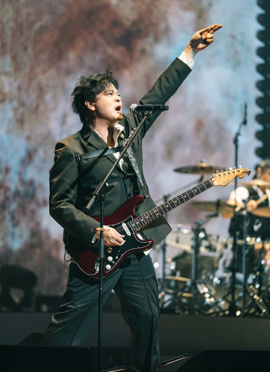 Dear Jean演唱會｜Dear Jean成軍二十周年紅館開騷 首場萬人合場掀回憶殺