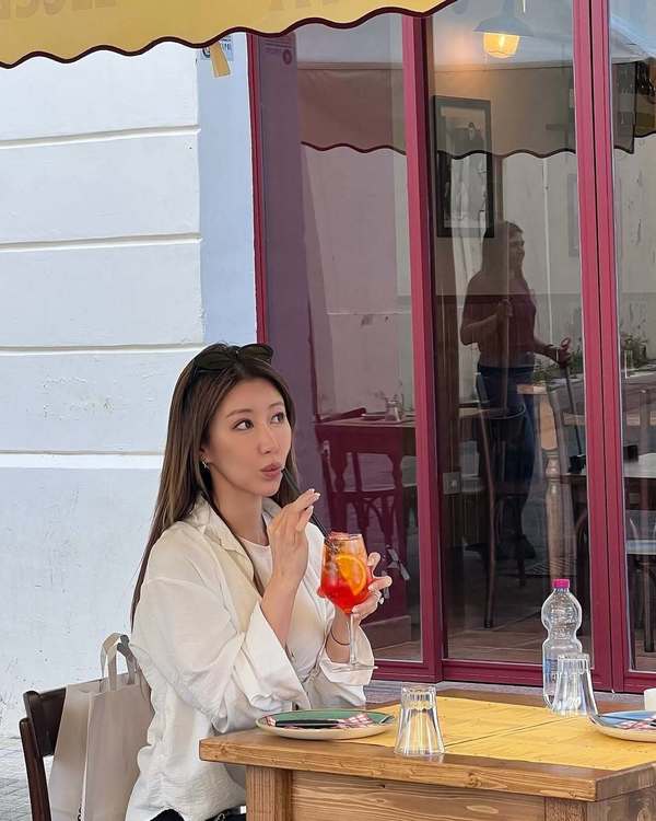 宅男女神︱前TVB小花陳婉衡宣布結婚 520騷婚照報喜：Here's to our forever