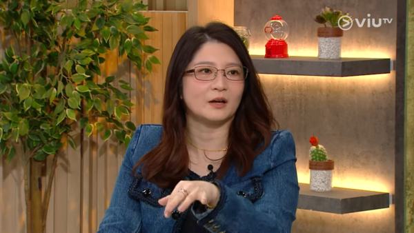 主播爸媽｜TVB新聞部竟有6位主播誕孖胎 鄭萃雯曾臥床4周+1位產後大出血急入ICU