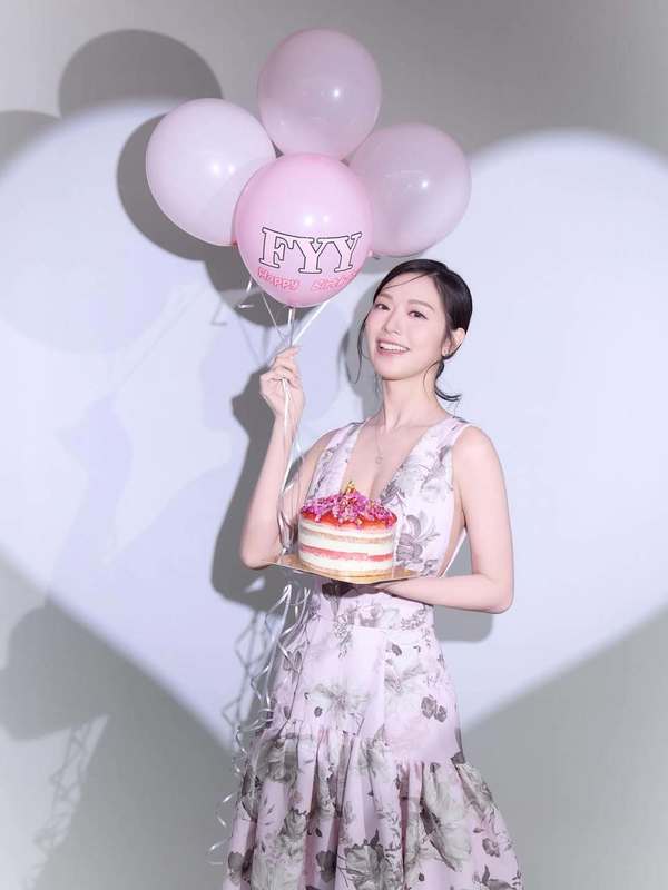 港姐冠軍︱馮盈盈出席樂易玲生日宴 FYY零P圖真實樣貌身材曝光令網民吃驚