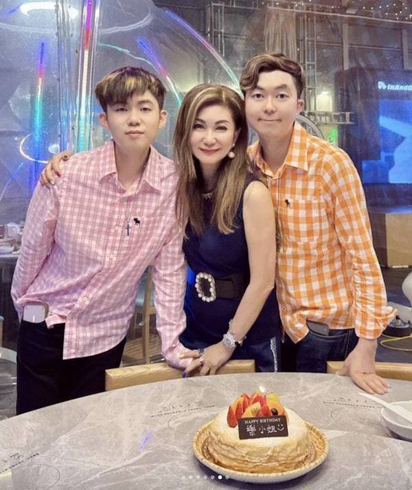 港姐冠軍︱馮盈盈出席樂易玲生日宴 FYY零P圖真實樣貌身材曝光令網民吃驚