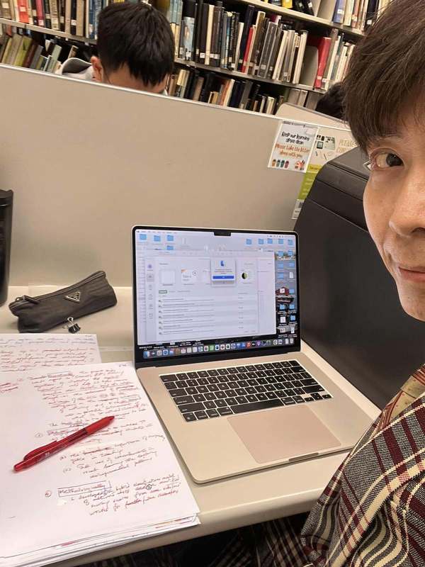 補習名師｜Richard Eng博士畢業遭揶揄「LV首席博士」 伍詠薇為哥哥護航：苦讀6年唔容易