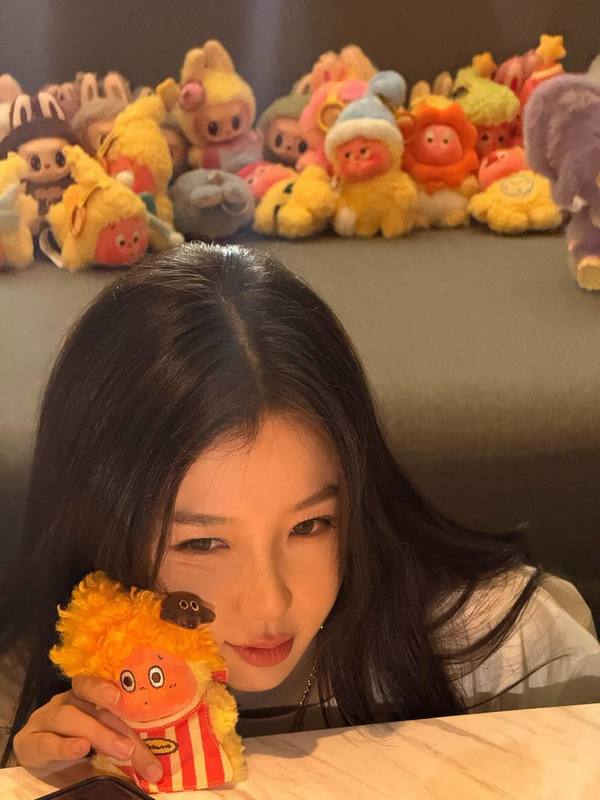 9992 ｜泡泡瑪特新銳IP再獲Lisa加持 星星人「好夢氣象局」系列來勢洶洶成下個爆款？