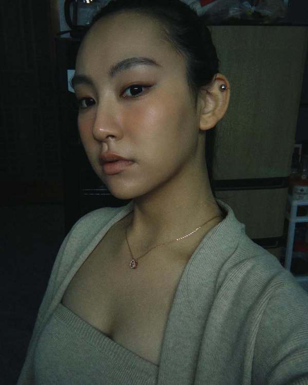 炎明熹近況︱Gigi被TVB雪藏逾一年零演出 炎明熹遊日本睇煙花勁感觸流淚：只為這一刻燦爛