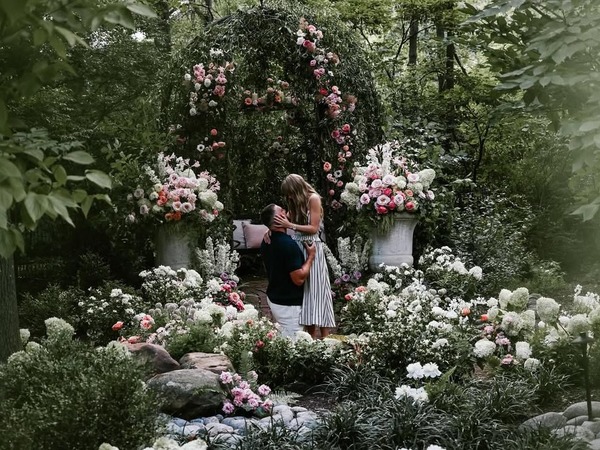 Taylor Swift訂婚｜帶動美國股市 數企股價錄升幅（第二版）